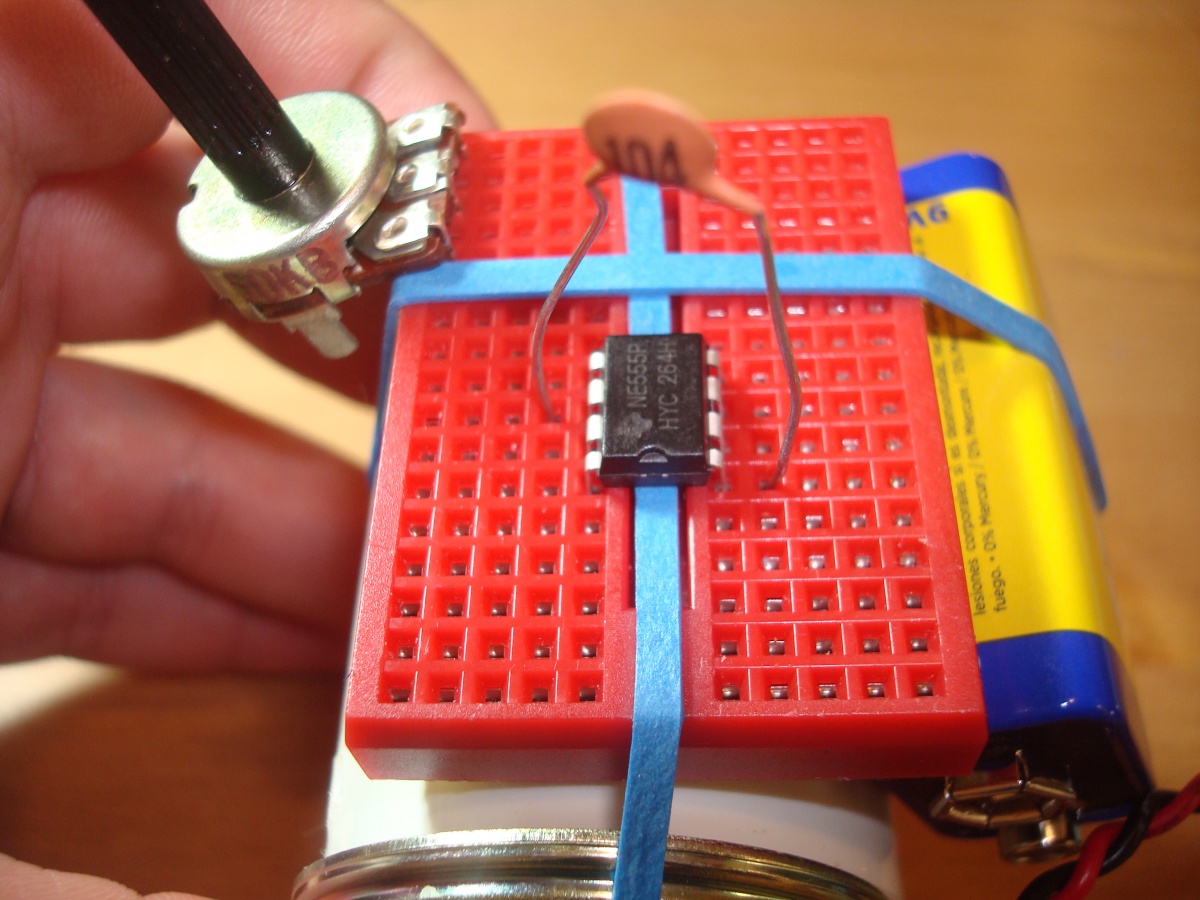 Directions to build the 555 tone generator - MakeICT Wiki